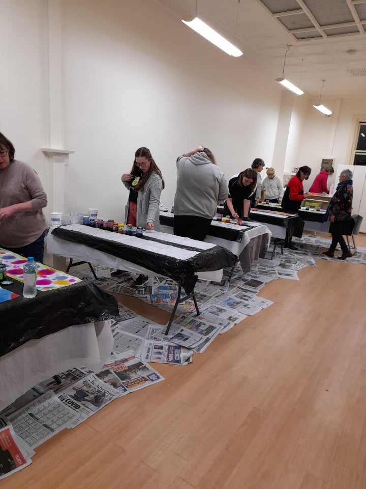 Silk Scarves with Helen Moon – The Pinnaroo Project